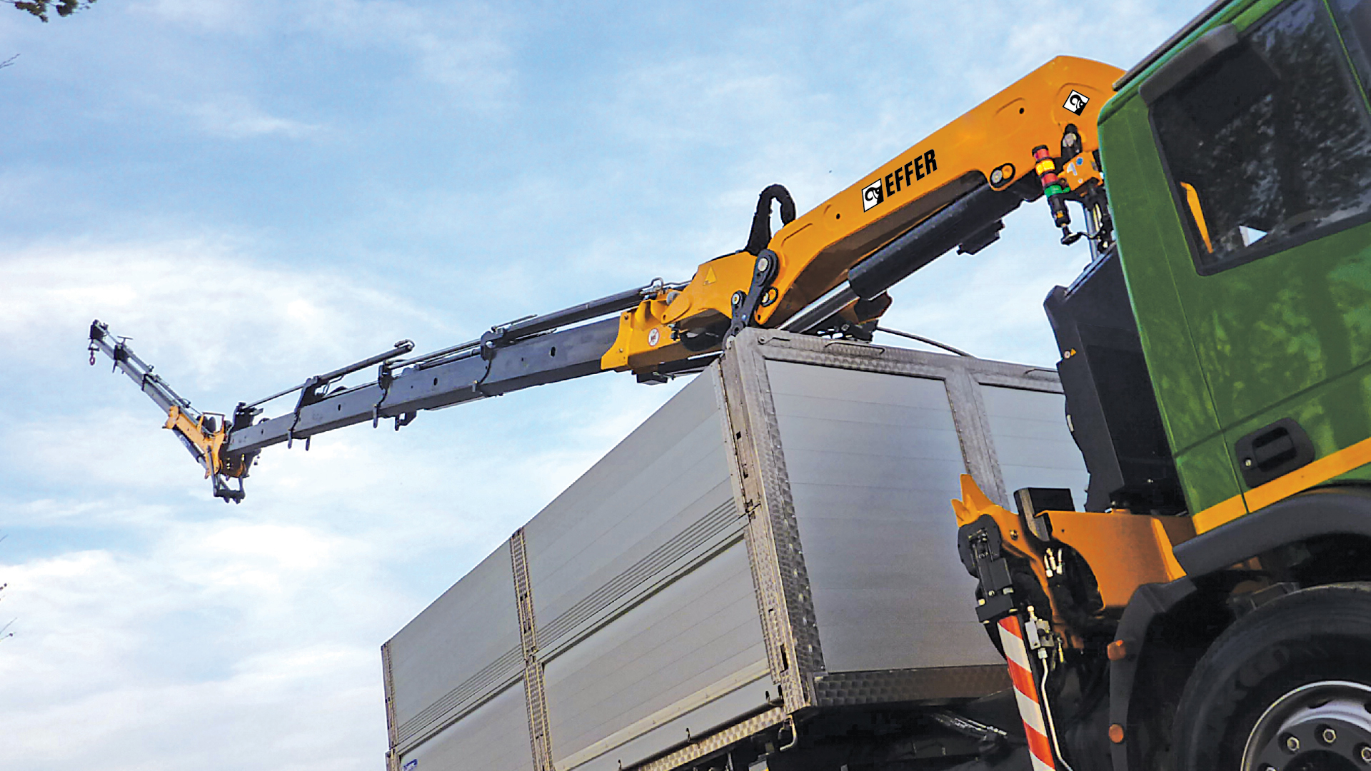 Grúa Effer Bolonia Scania R143 420 V8 8X4 + Effer 980/6S + JIB